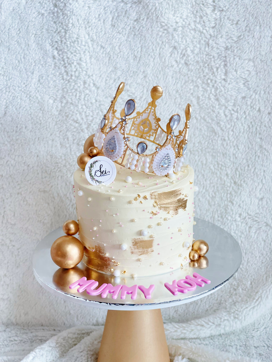 Crown and Gold Balls Cake – Sei Pâtisserie