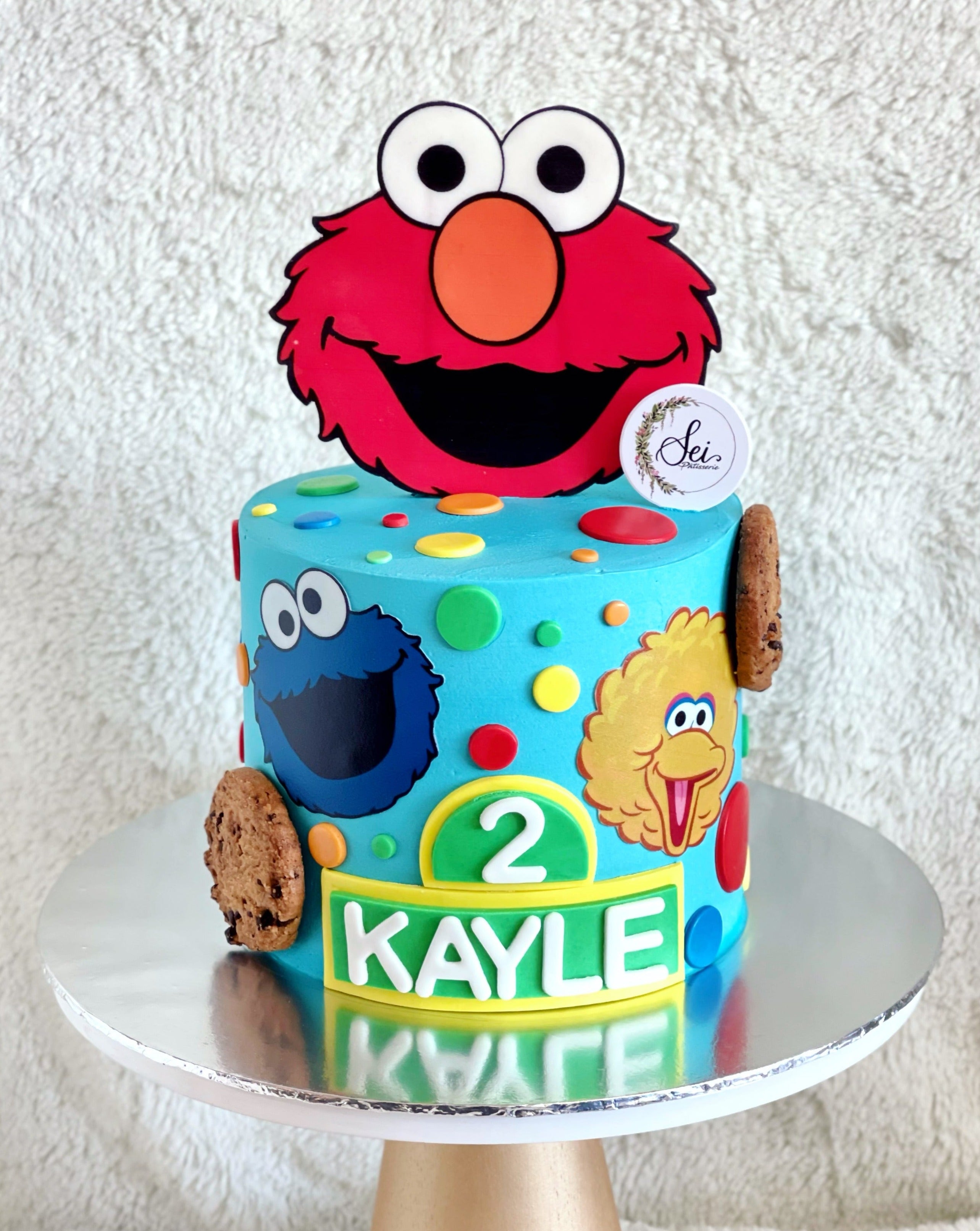 Round Elmo Cake Elmo Birthday Cake (Cakelettes) * Moms And Crafters